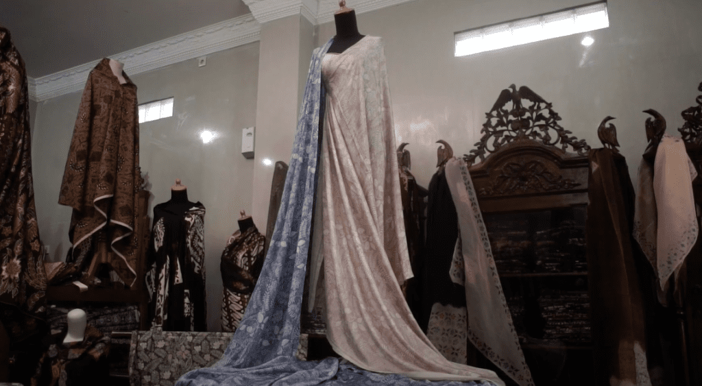 Pusat Oleh-oleh Batik Sinom Parijotho Yang Ikonik Dari Kabupaten Sleman ...